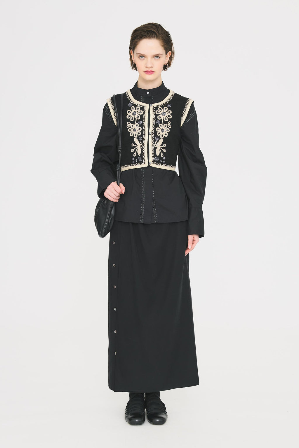 Nohi Vest – Hand-Embroidered Elegance by Antik Batik